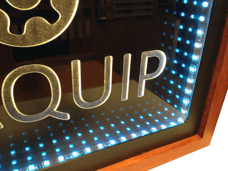 Laser Gegraveerde Spiegel Met LEDs - MetaQuip BV