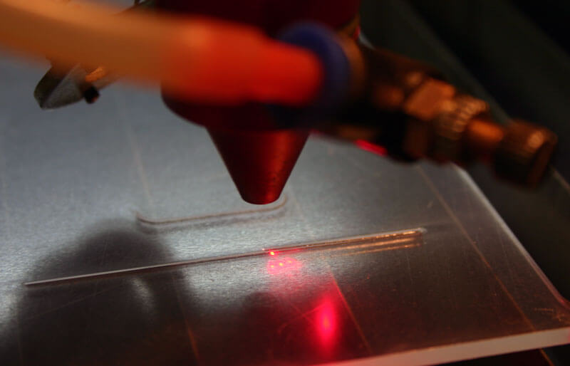 Acrylaat kunststof lasersnijder - MetaQuip BV
